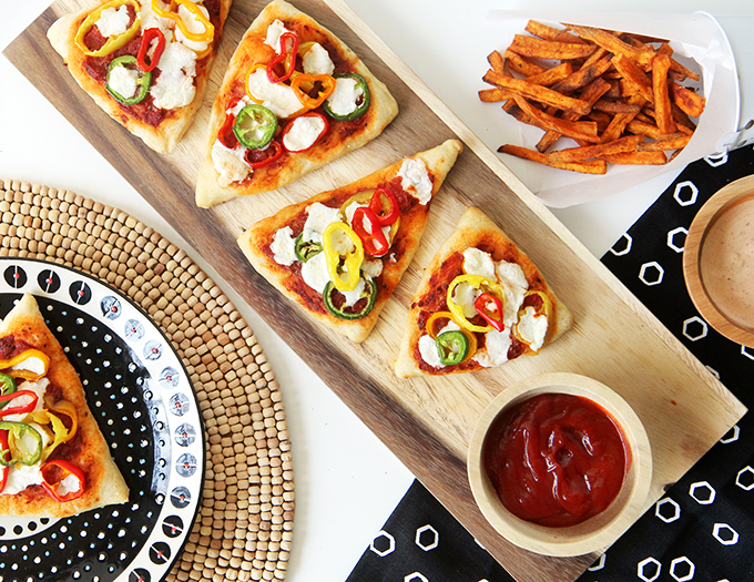 DIY EATS | Tri-Pepper Triangle Pizza - I SPY DIY