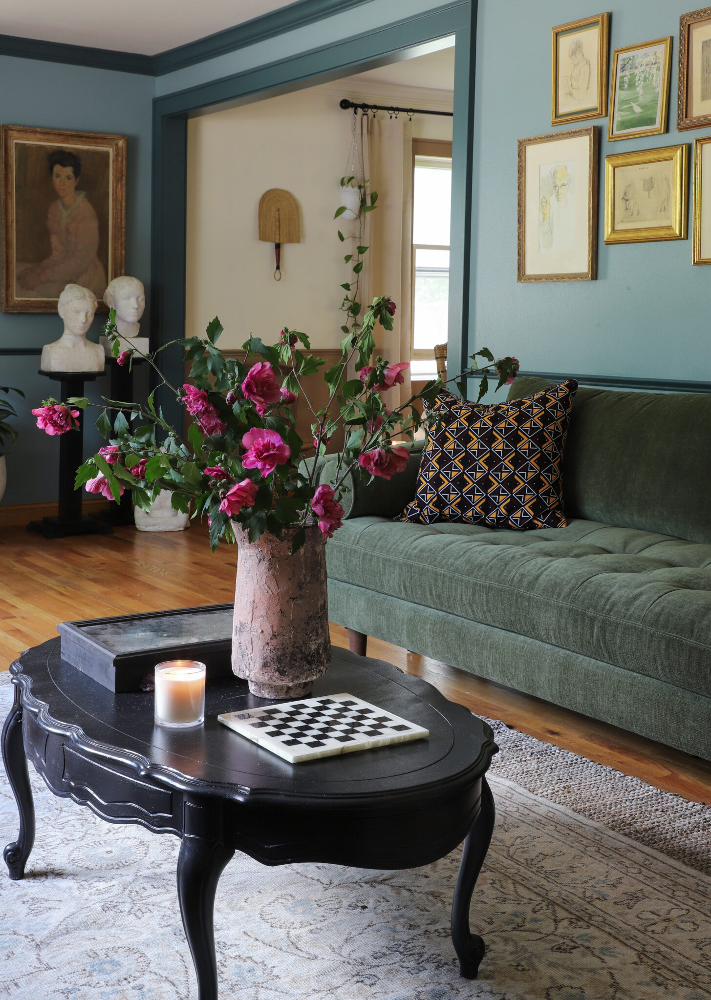 Makeover by Monday | Art-Filled Livingroom - I SPY DIY