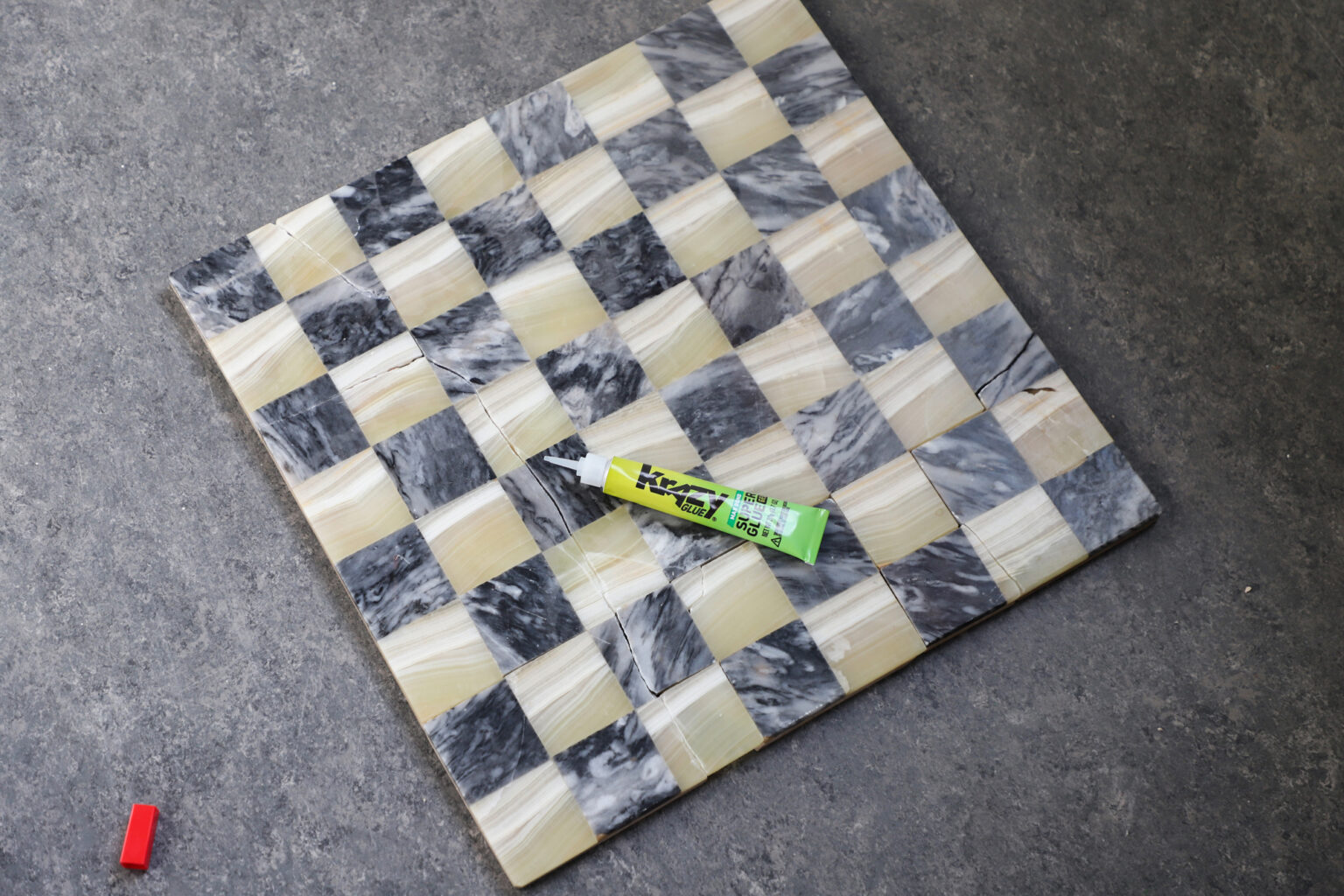 Golden Chessboard Using Glue - I SPY DIY