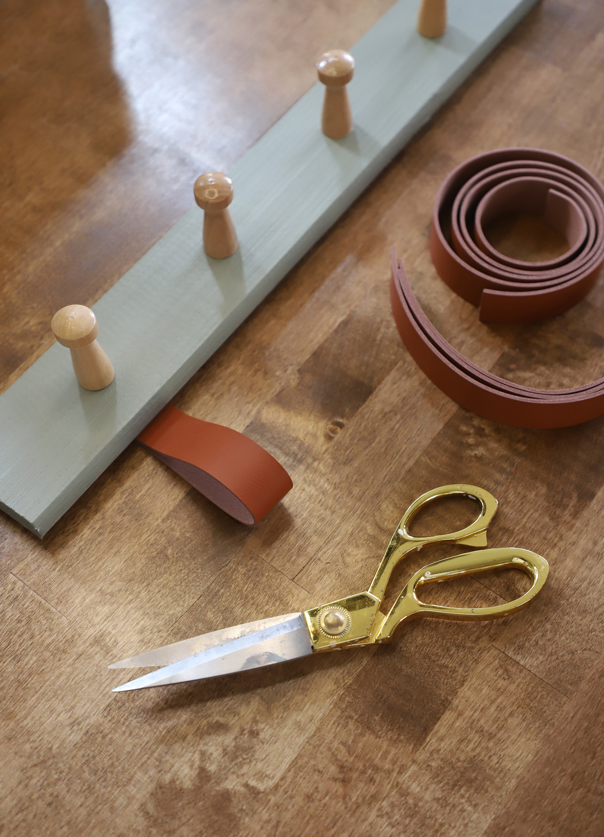 No-Tool Leather Strap Peg-Rail DIY - I SPY DIY