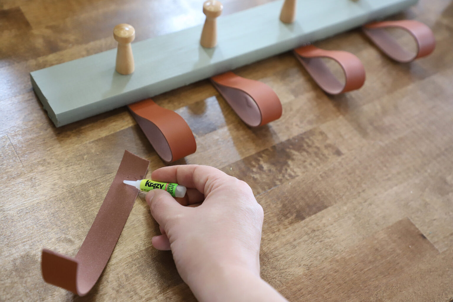 No-Tool Leather Strap Peg-Rail DIY - I SPY DIY