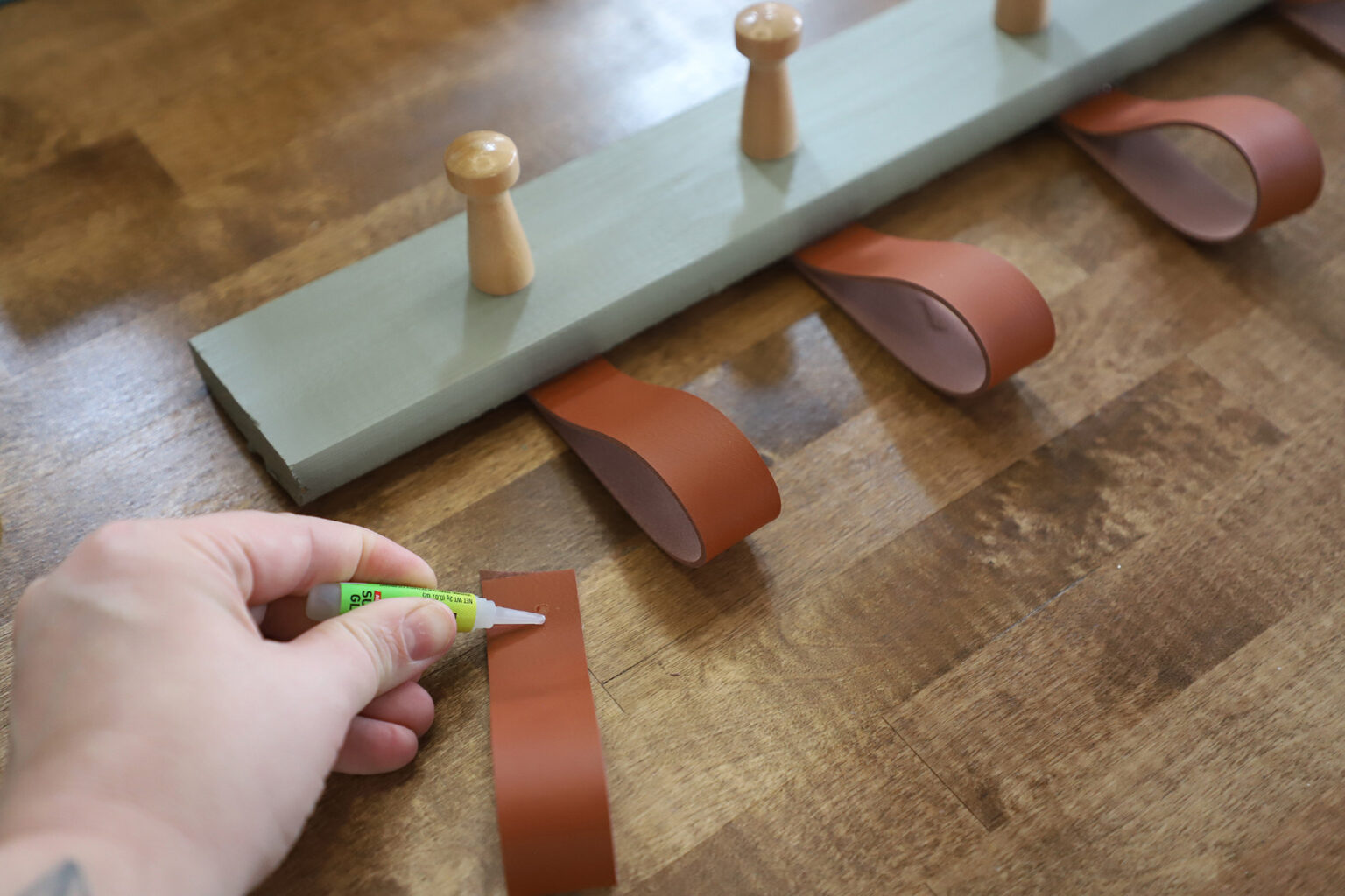 No-Tool Leather Strap Peg-Rail DIY - I SPY DIY