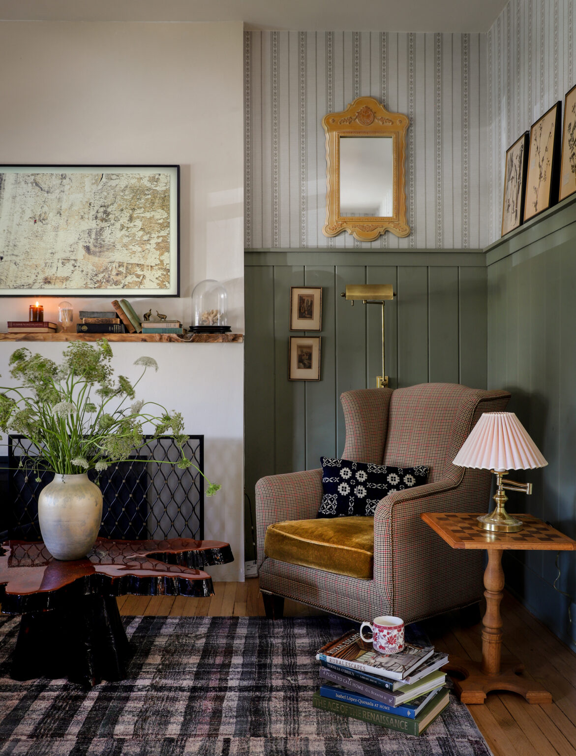 Barnhouse Living-Room Refresh | New Striped Wallpaper! - I SPY DIY