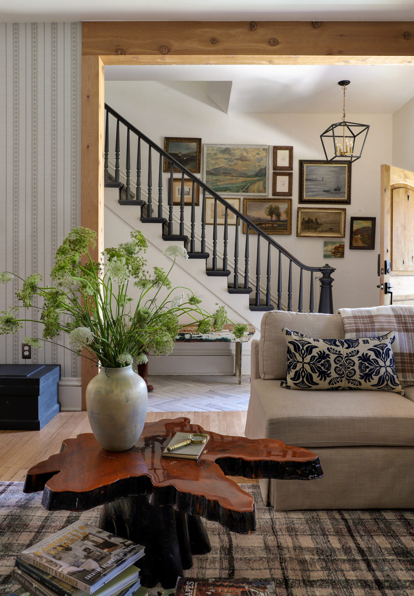 Barnhouse Living-Room Refresh | New Striped Wallpaper! - I SPY DIY